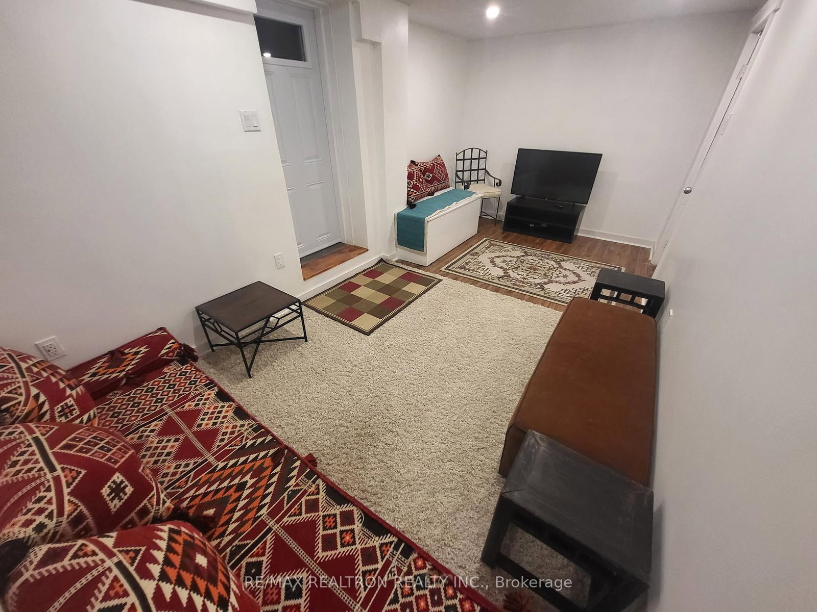 38 Sunnycrest Rd | 1 Bed | 1 Bath | Unit #all-inclusive-lower-level ...