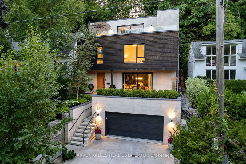 44 Ellis Park Rd, Toronto - 4 beds/6 bath | Strata